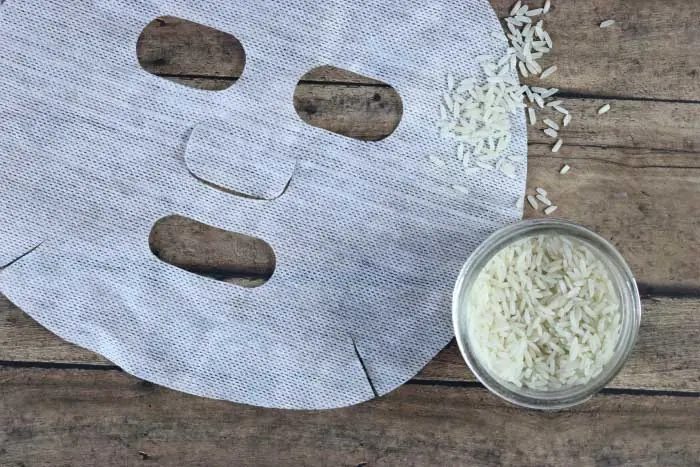 Glow naturally with this simple DIY Japanese Rice Face Mask