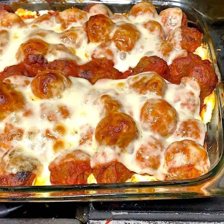 Dump and Bake Meatball Casserole: A Quick, Hearty, and Delicious Meal
