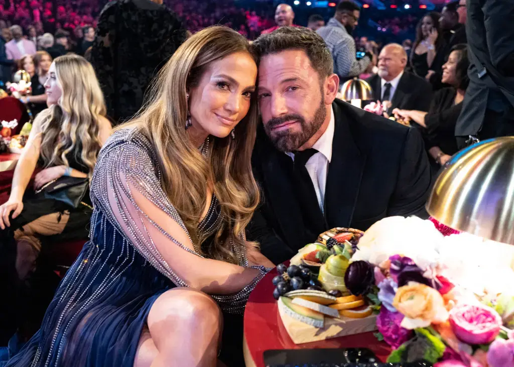 Jennifer Lopez and Ben Affleck in conflict over $68M Beverly Hills ...