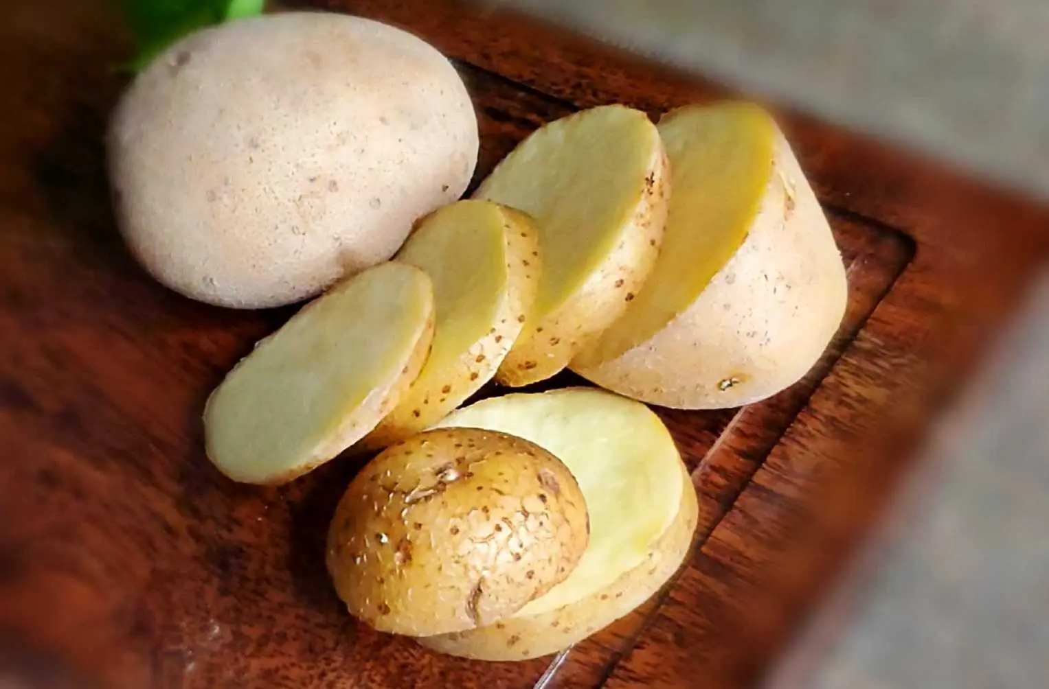 Potato Treatment For Dark Spots & Large Pores